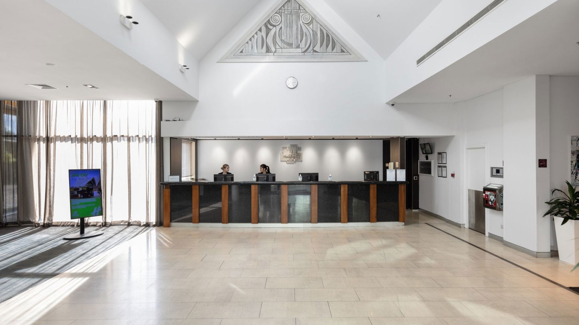 Holiday Inn Potts Point Sydney