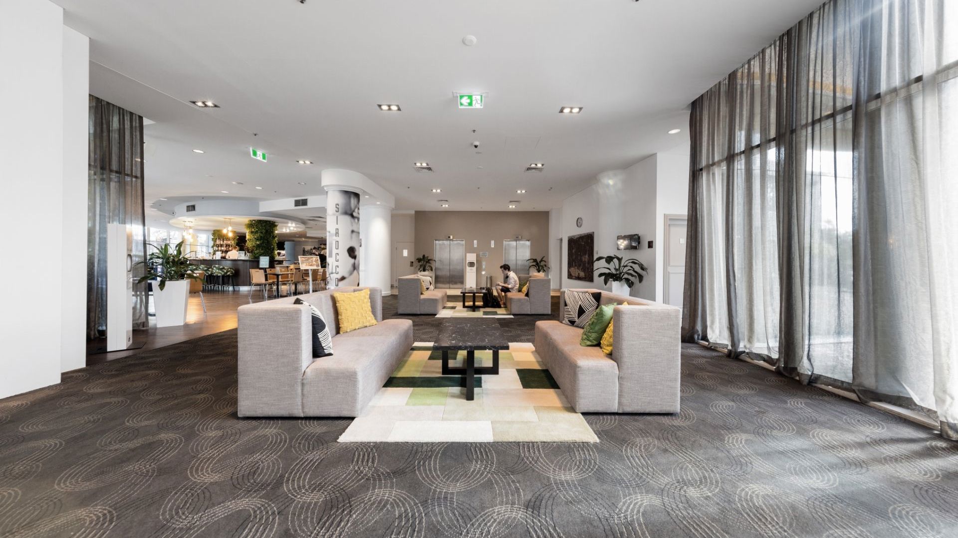 Holiday Inn Potts Point Sydney